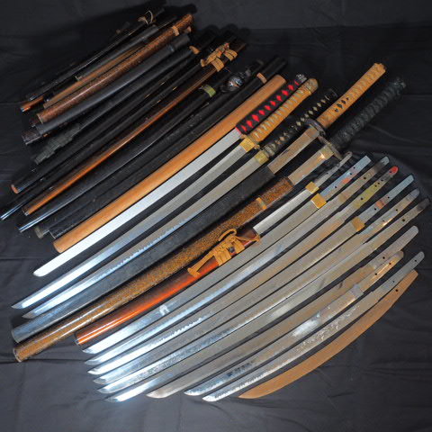 【やや傷や汚れあり】模造刀 大まとめ 刃渡り約46～73cm ジャンク Samurai Ninjya Syogun Swords/160サイズ ...