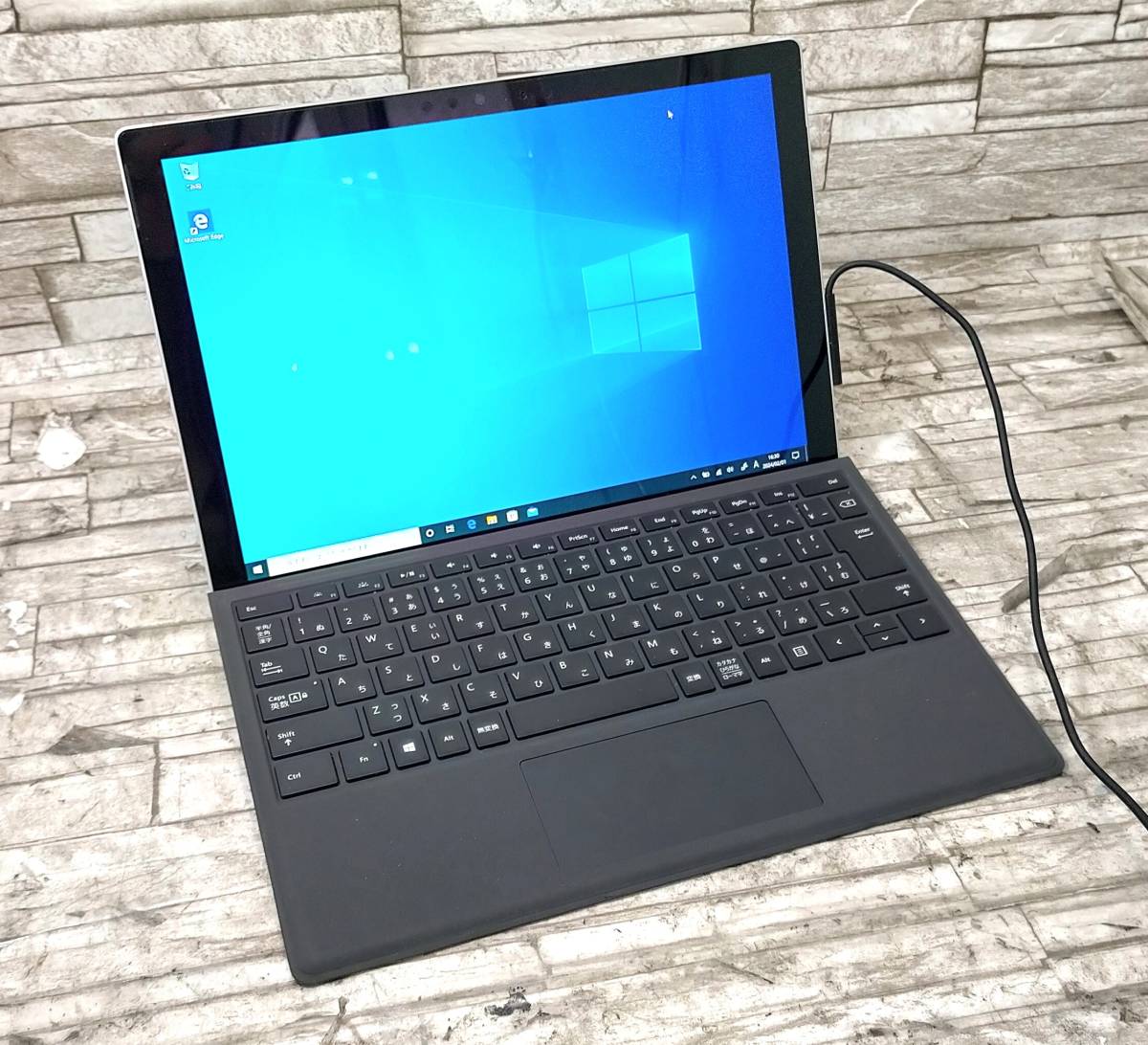 【傷や汚れあり】Surface Pro (第 5 世代)Intelcore i7-7660U @ 2.50GHz メモリ16GB 12.3インチ Win10の落札情報詳細 - ヤフオク落札価格 ...