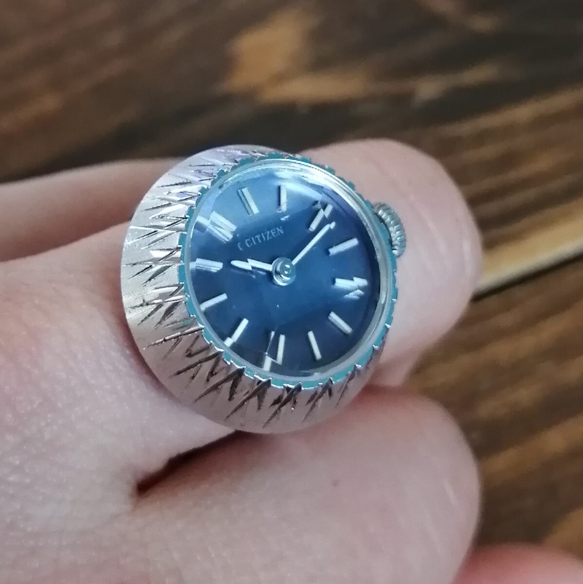【やや傷や汚れあり】 CITIZEN シチズン リングウォッチ 指輪 時計 手巻き 2針 稼動 アンティーク の落札情報詳細 - ヤフオク落札 ...