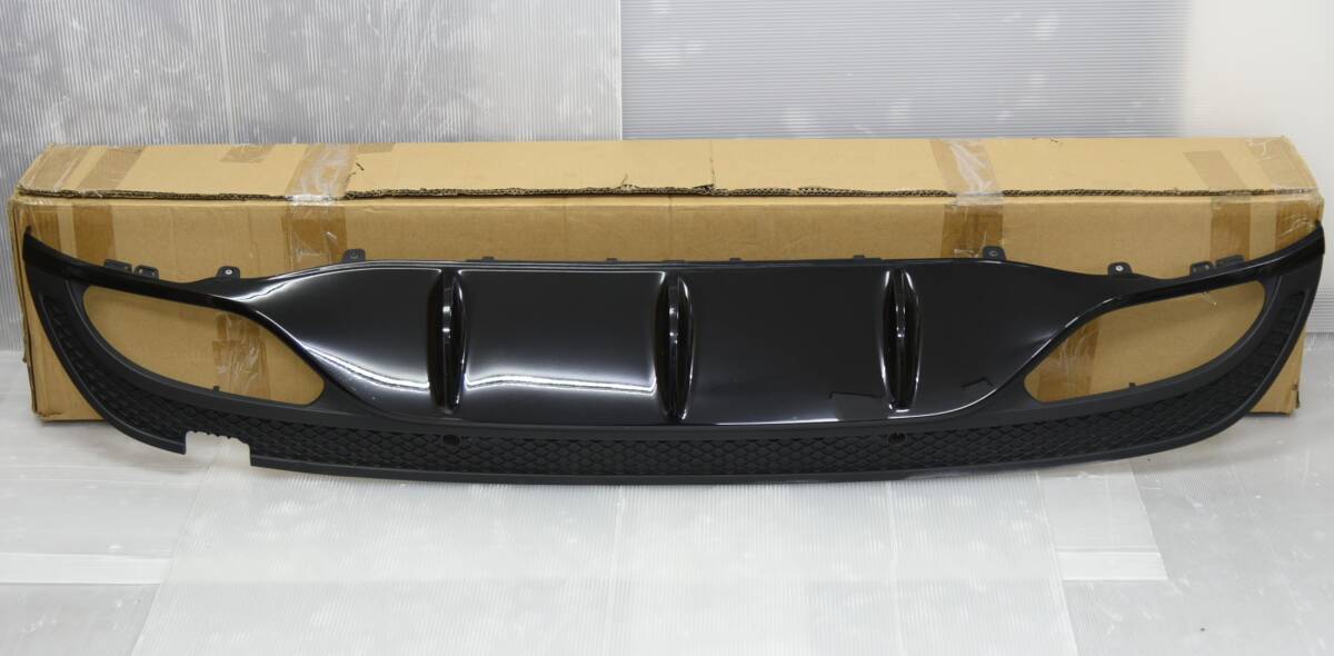 【傷や汚れあり】純正 BENZ ベンツ W205 Cクラス AMGライン 前期 リアバンパー ディフューザー A2058856238 黒メタ系 ...