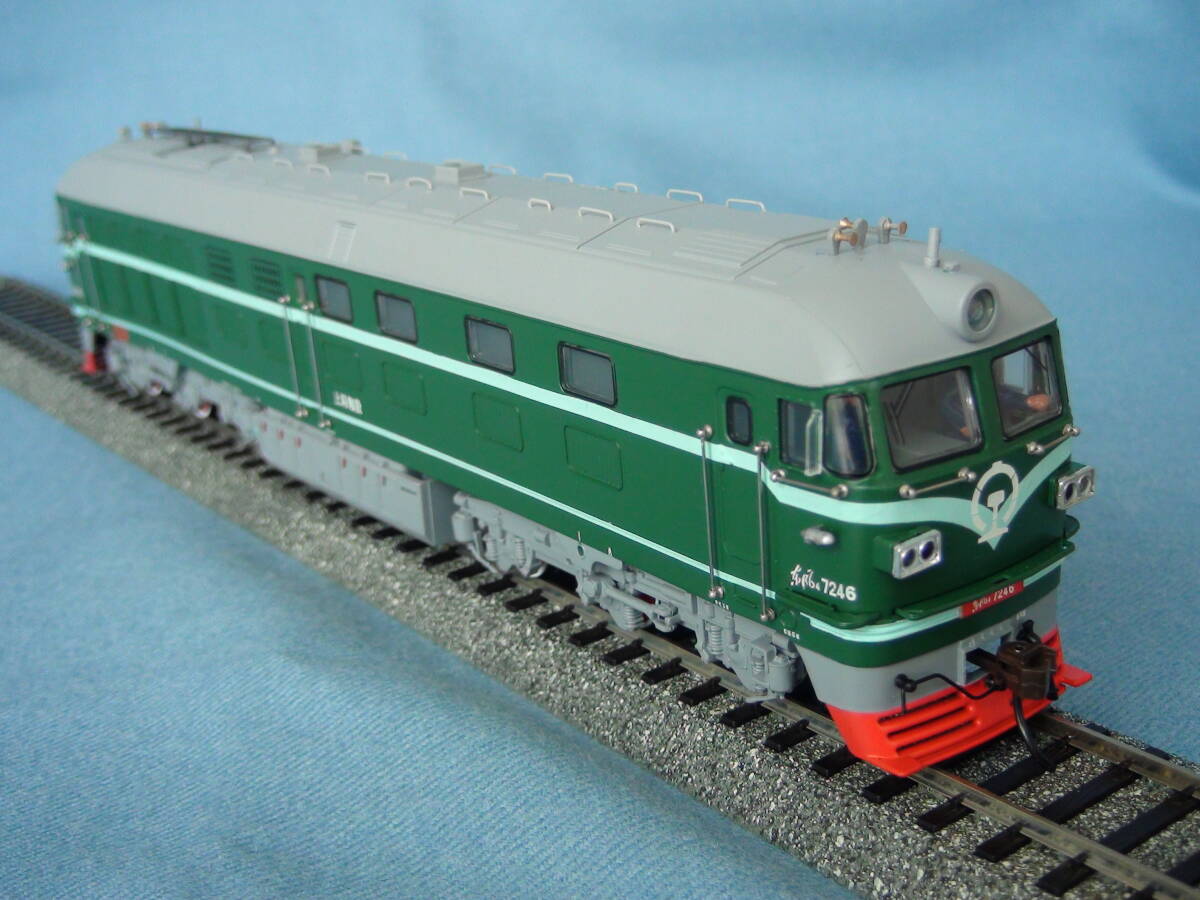 【未使用に近い】【超希少】バックマンHOゲージ限定品・中国鉄路局・東風DF4B型C-Cタイプディーゼル機関車緑・未走行/美品・オリジナル箱付 ...