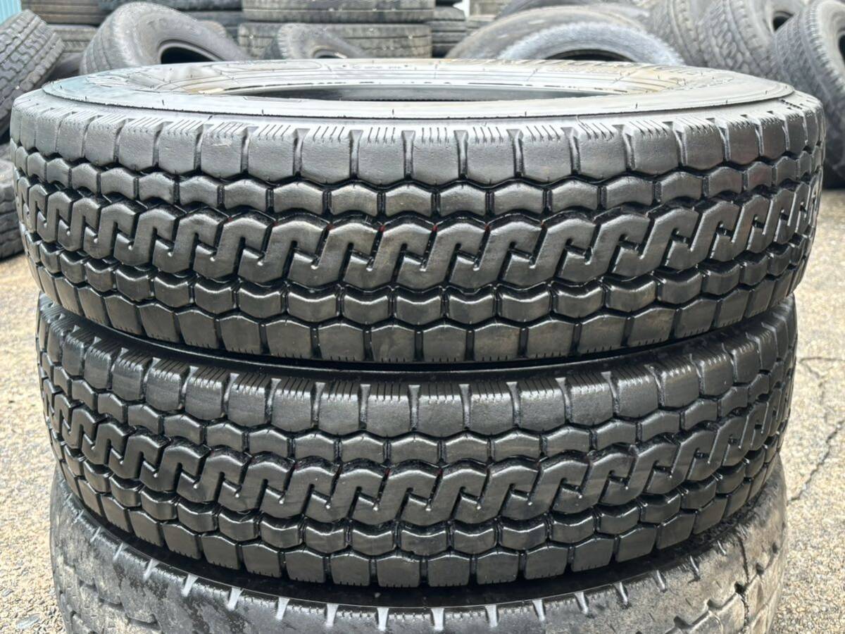 【目立った傷や汚れなし】(送料無料)BRIDGESTONE DURAVIS M804 超バリ山185/85R16 111/109L LT M ...