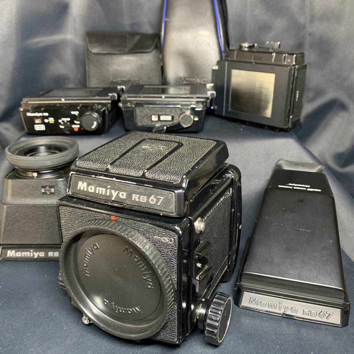 【傷や汚れあり】Mamiya マミヤ RB67 PRO SD ボディ 中判カメラ プリズム ファインダー 電動 ロールフィルムホルダー ...