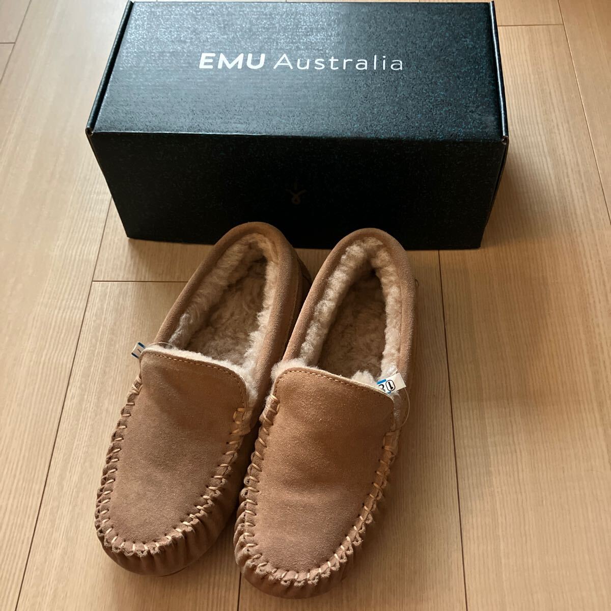 【傷や汚れあり】EMU Australia エミューオーストラリア CAIRANSケアンズ ファーモカシン サイズW8 24.5-25cm Almond/Amande 中古箱あり クリーニング ...