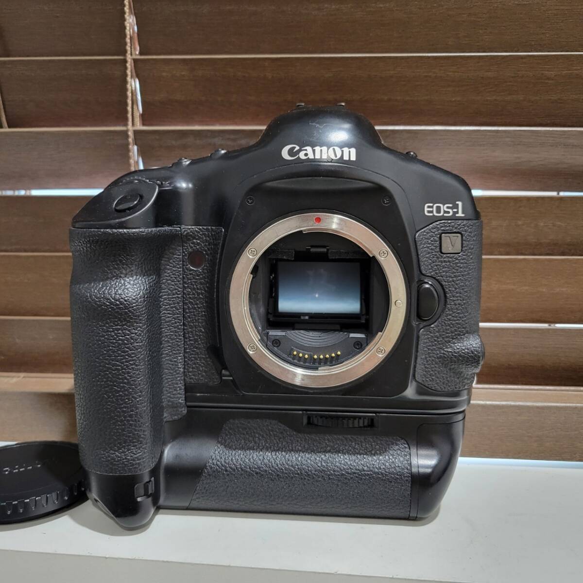 【傷や汚れあり】1円スタート Canon EOS-1V HS 一眼レフ フィルムカメラ キャノン 279の落札情報詳細 - Yahoo!オークション落札価格検索 オークフリー