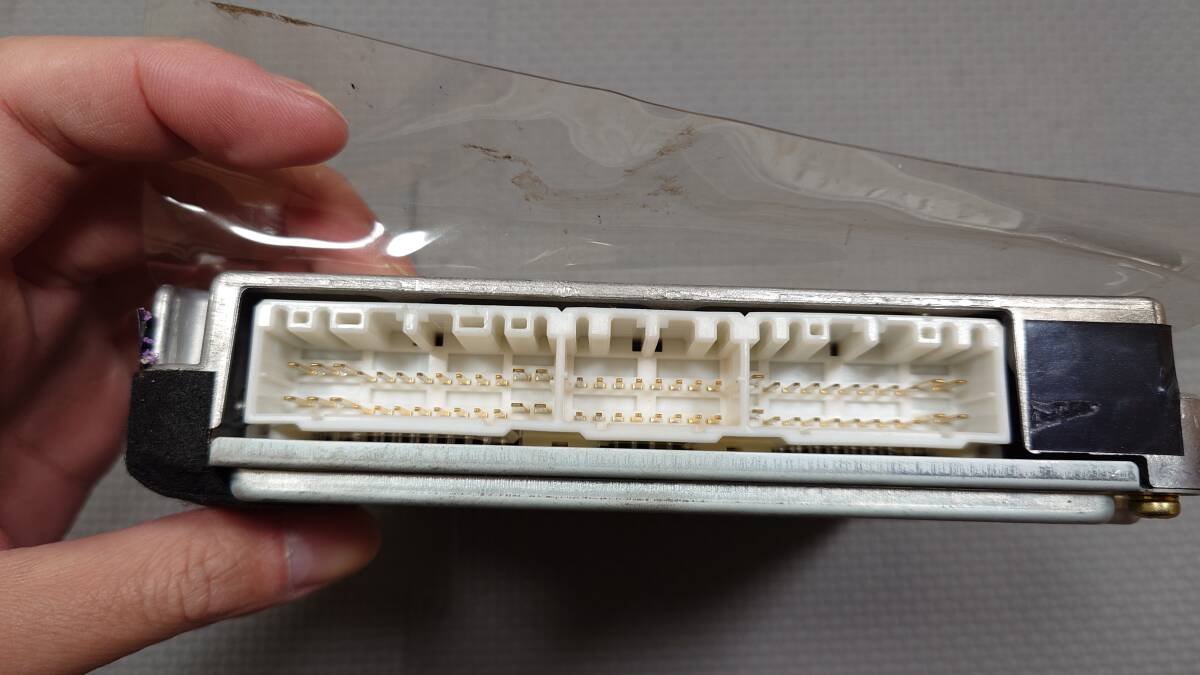 【やや傷や汚れあり】AE111 後期用 エンジンコンピューター 4AG 6MT ECU 89661-1A860 AE101 AE92 AE86 レビン トレノ カローラ スプリンターの落札情報 ...