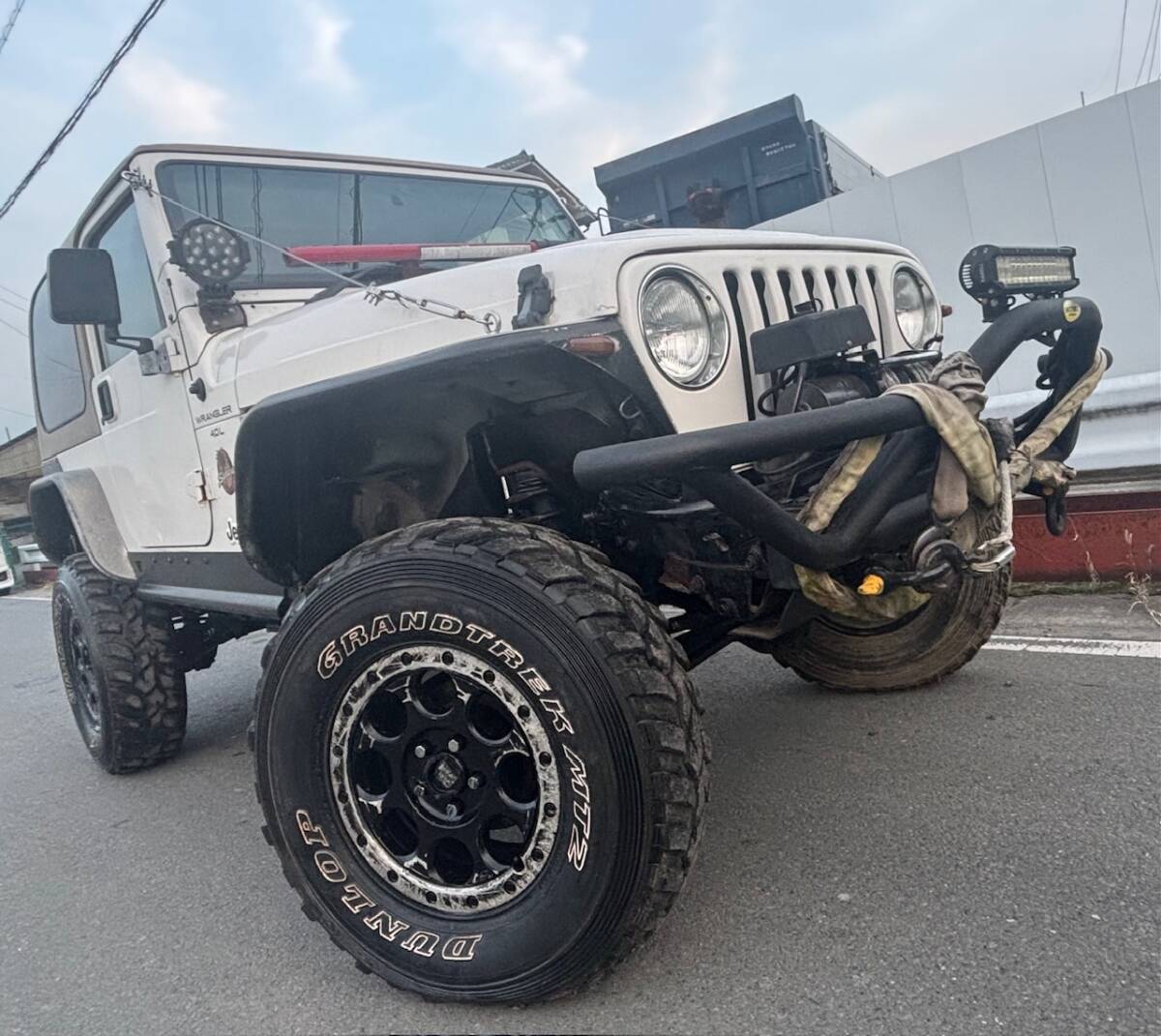 【走行距離 56,690 km】ワイルド！クライスラーJeeP！WRANGLERラングラ4WD！TJ40H改！ウインチ付！5速！RECARO！フロントグリルガード！いい味出てます！の落札情報 ...