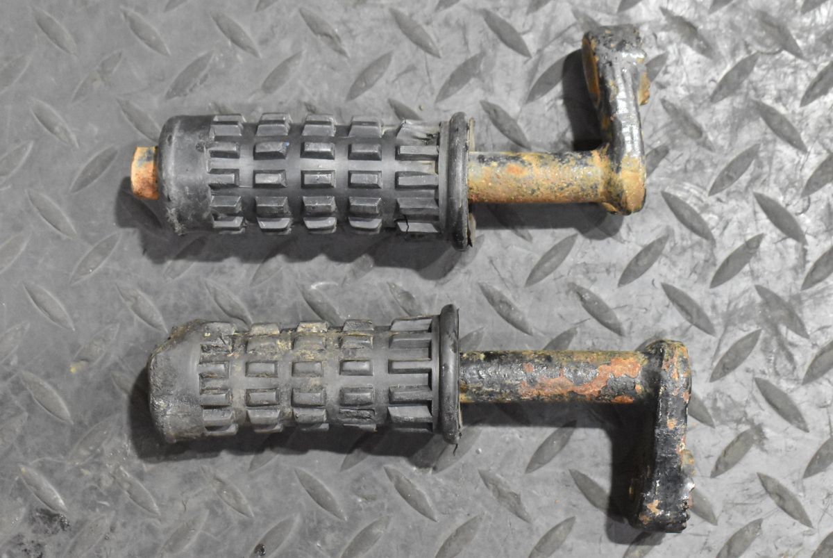 【中古】K1063 当時物 純正 350SS フロントステップ 0056 検) 250SS S2 S1 S3 KH マッハの落札情報詳細 - Yahoo!オークション落札価格検索 オークフリー