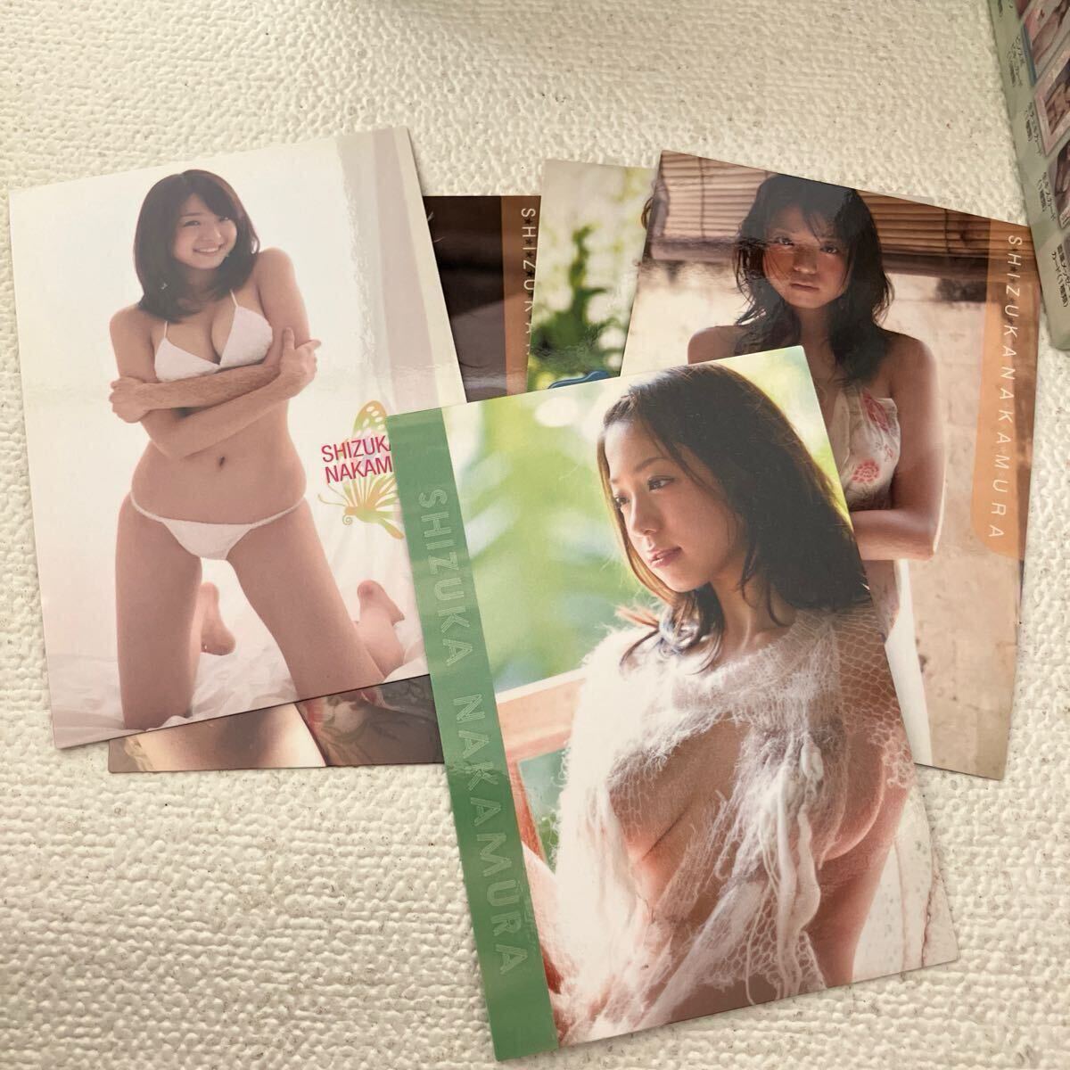 【やや傷や汚れあり】c556 80 トレーディングカード 中村静香 8箱 まとめて 大量セット 中身枚数様々 不足有り 女性 グラビアアイドル タレント 水着 トレカの落札情報詳細 ...