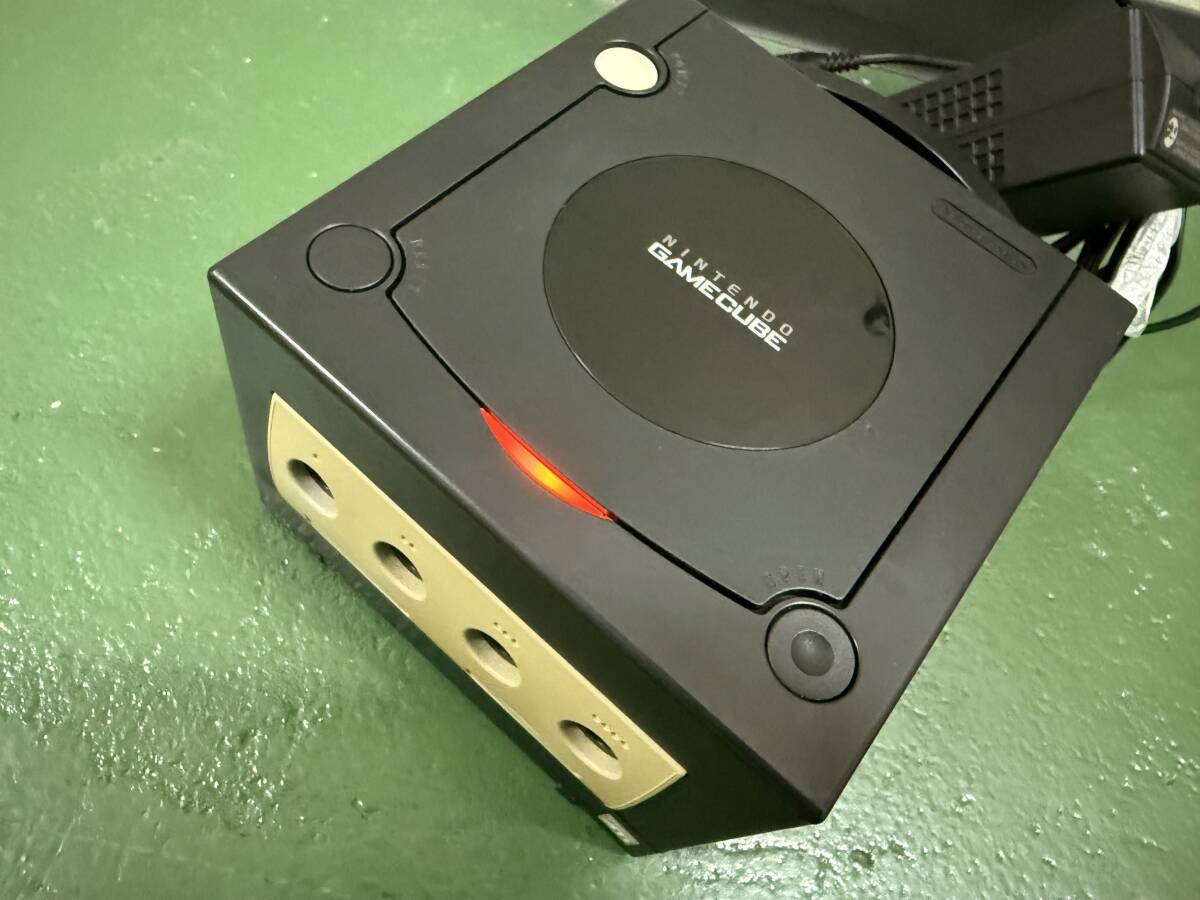 【傷や汚れあり】3161 Nintendo ゲームキューブ GAMECUBE 本体 DOL-001 アダプター DOL-002 コントローラー DOL-003 通電確認のみ 動作未確認 ...