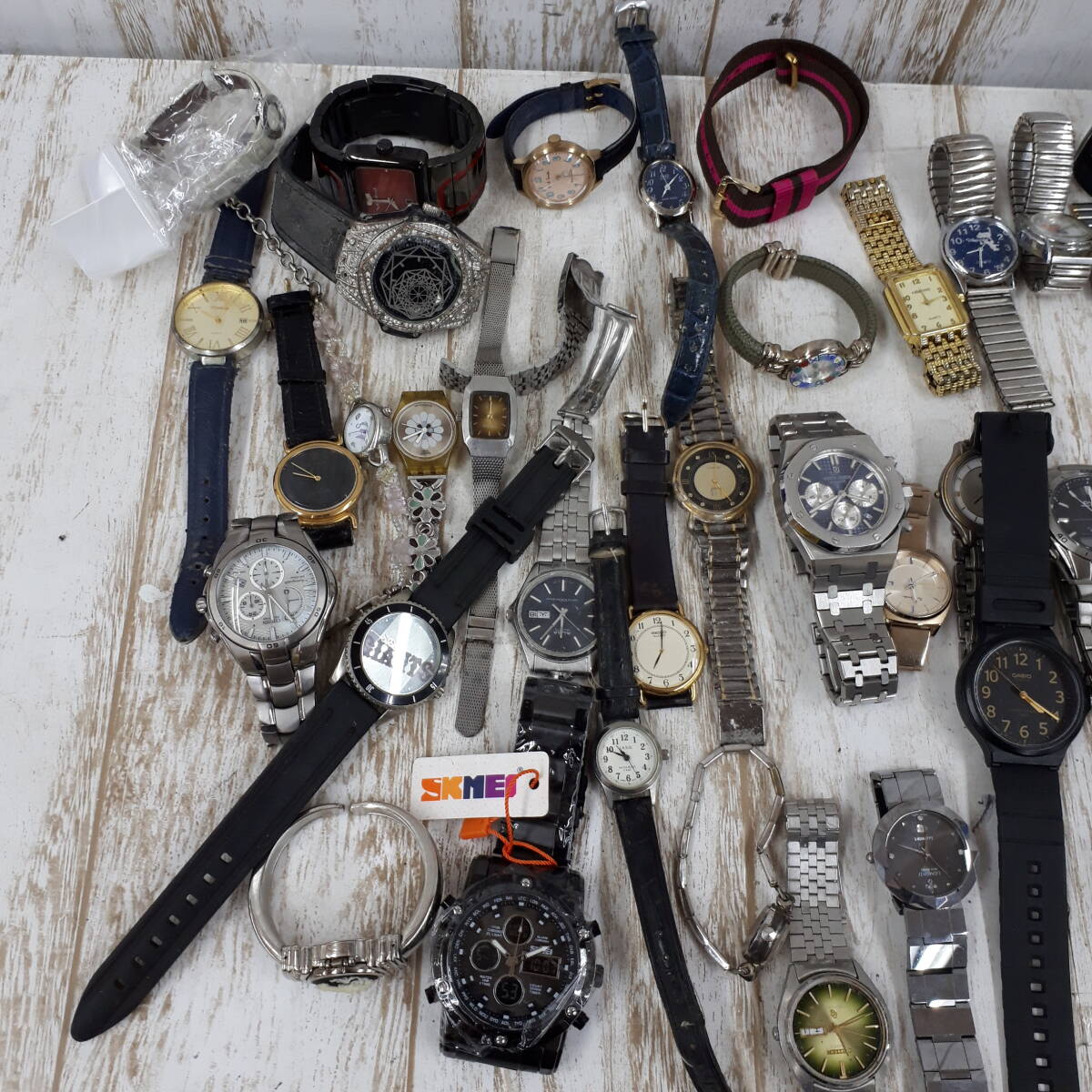 【全体的に状態が悪い】靴587-212♪【送料未定・約80～】ジャンク品 腕時計 SEIKO ARMANI PaulSmith TIMEX dunhill CITIZEN 他 大量 まとめ売り ...