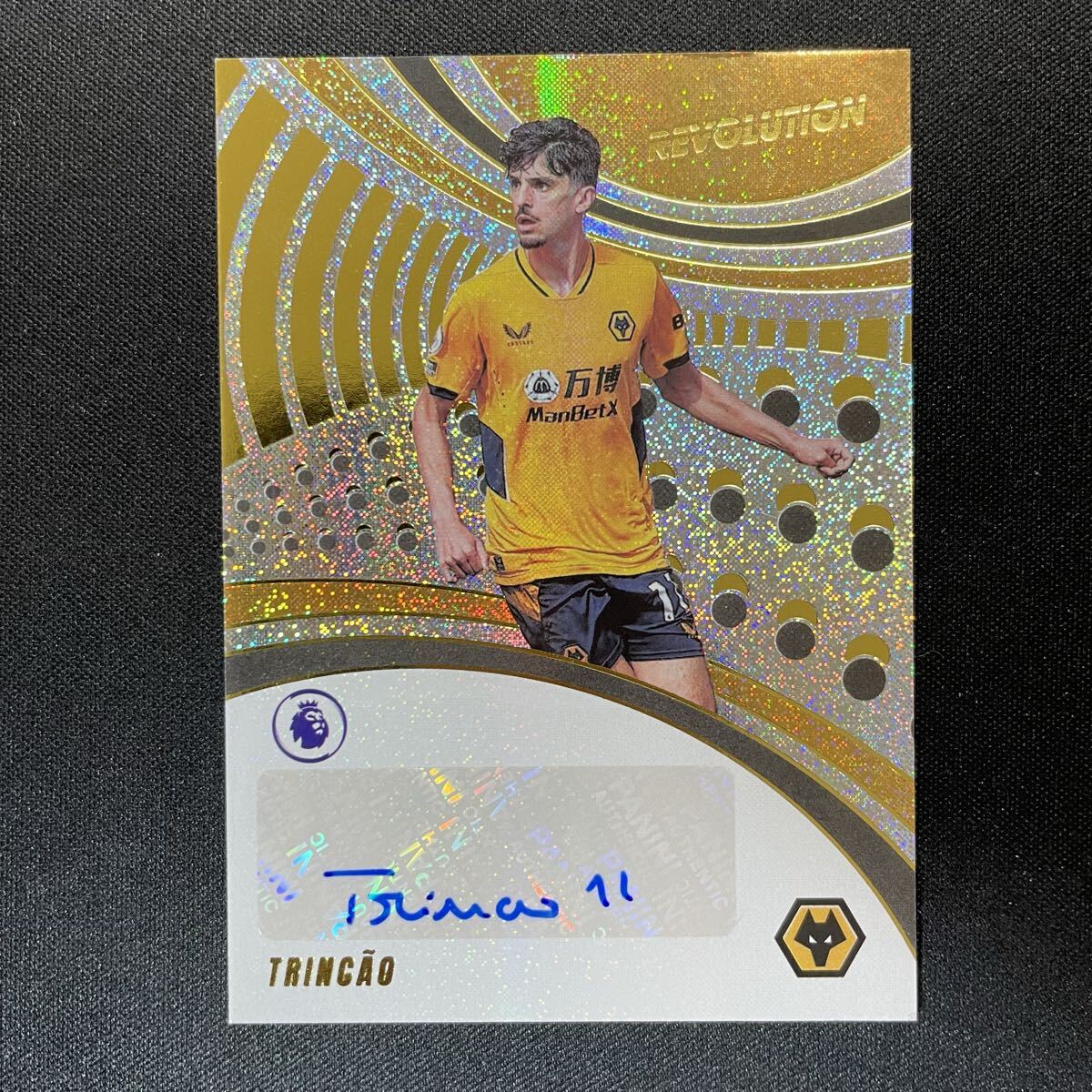 【目立った傷や汚れなし】2021-22 Panini Revolution EPL Trincao Auto Wolverhampton ...