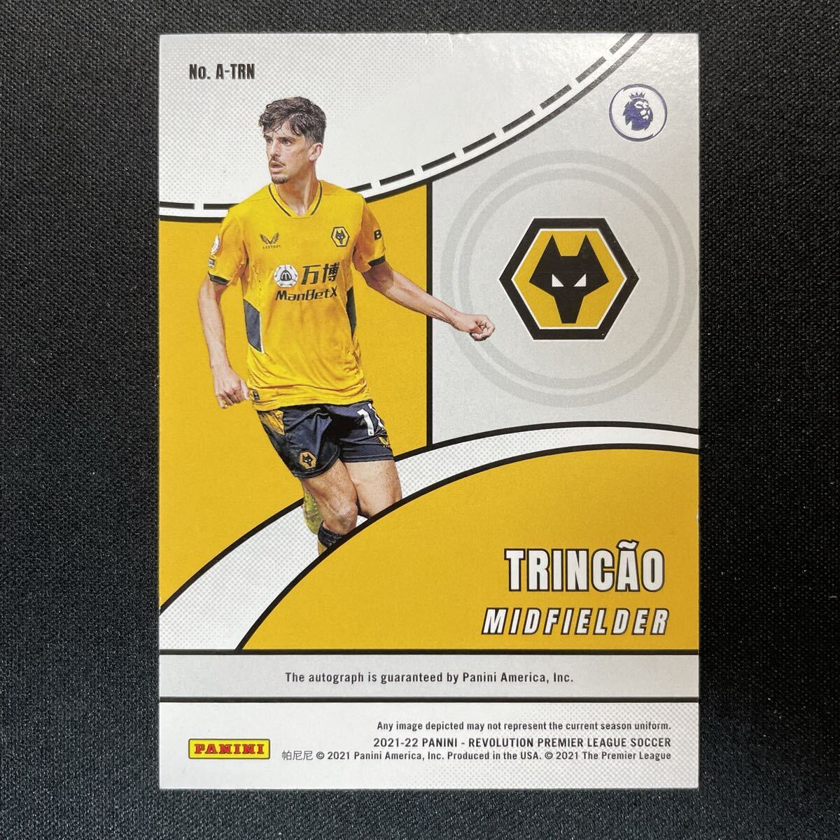 【目立った傷や汚れなし】2021-22 Panini Revolution EPL Trincao Auto Wolverhampton ...