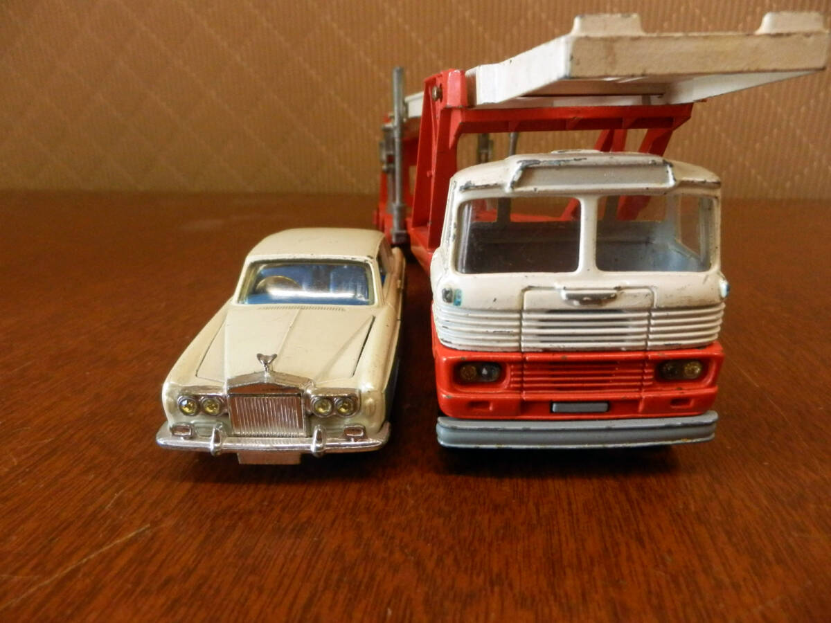 【全体的に状態が悪い】ミニカー 65 / Corgi Toys Carrimore Mark IV Transporter, Rolls ...