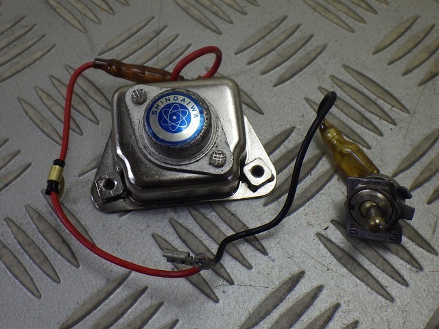 【傷や汚れあり】シンダイワ エンジンチェーンソー E305AV スイッチの落札情報詳細 - ヤフオク落札価格検索 オークフリー