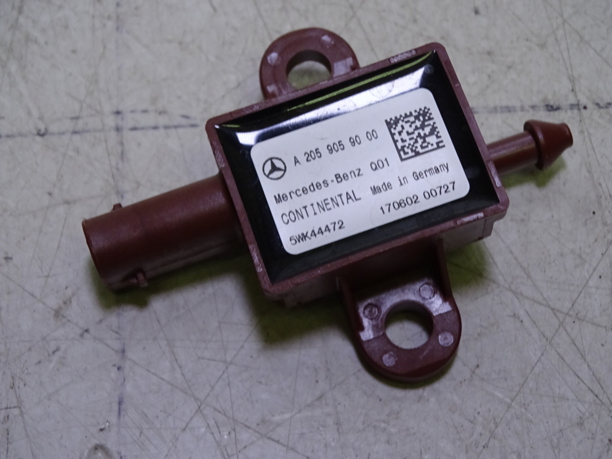 K1122vc ベンツ純正 Cクラス W205 前期 フロントバンパー プレッシャーセンサー 歩行者センサー A2059059000の落札情報 ...