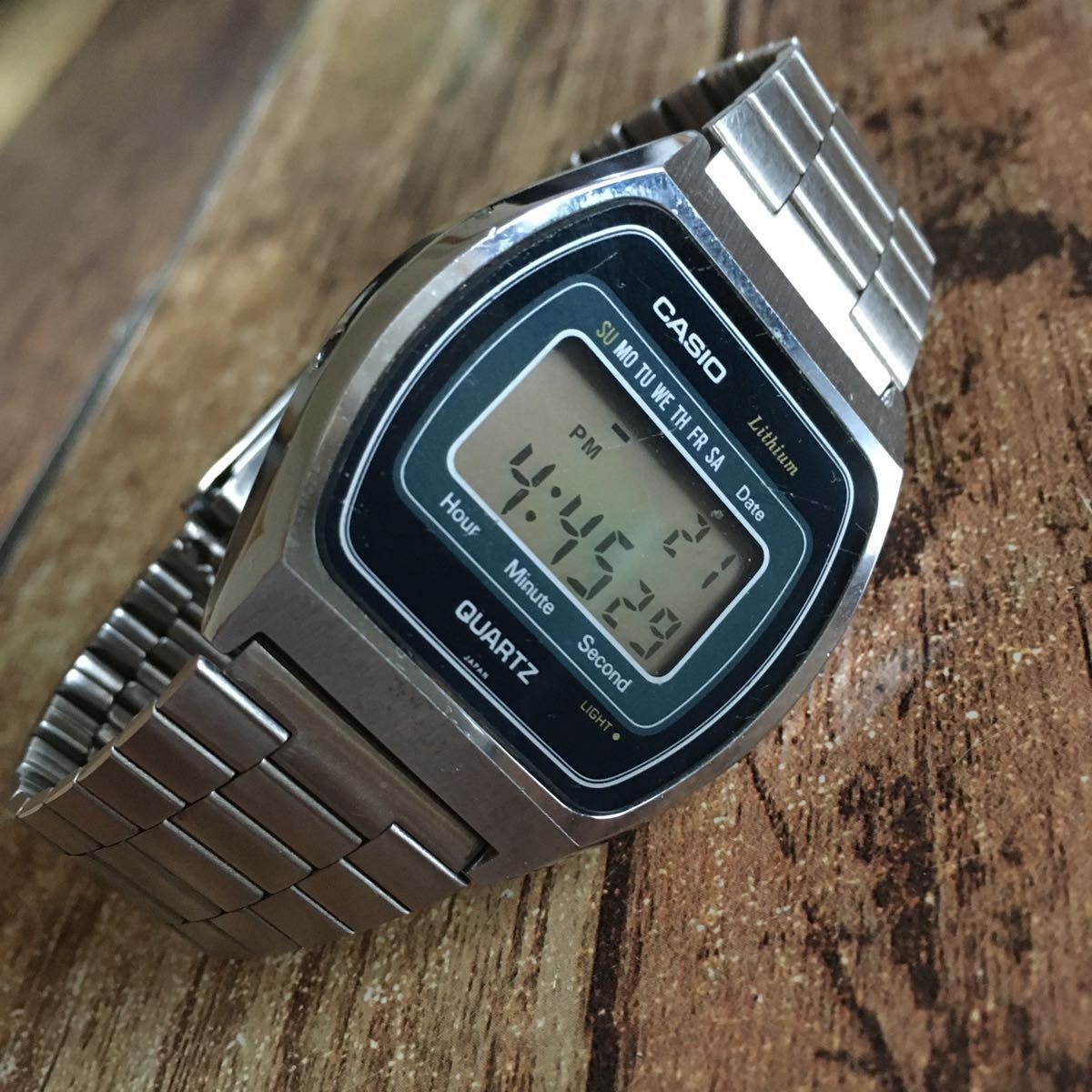 送料無料即決 レア中古動品 111QS-34 CASIO カシオ リチウム ヴィンテージデジタル 総ステンレス CASIO QUARTZ ...