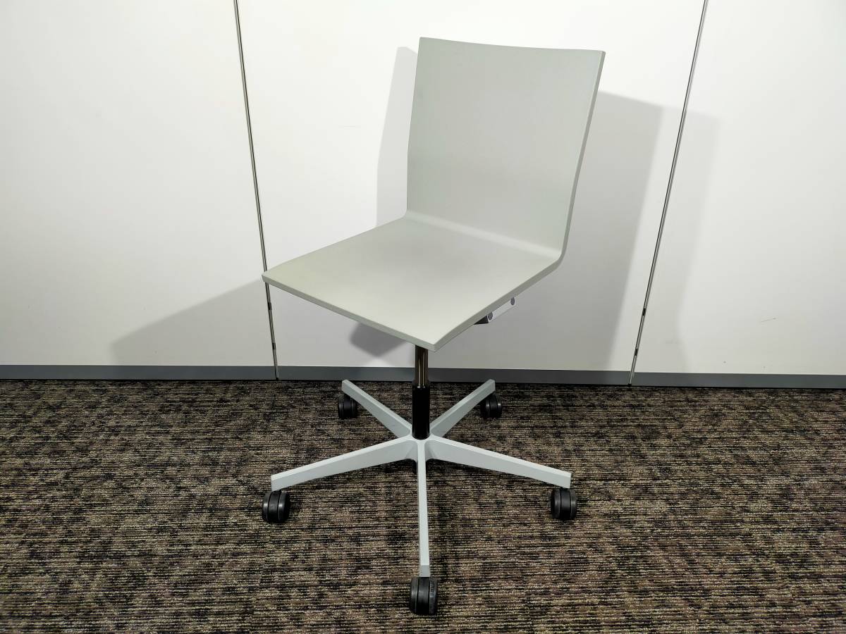 【赤字覚悟セール】Vitra/ヴィトラ .04 ゼロフォースタジオチェア アームレス グレー② 【中古】の落札情報詳細 - ヤフオク落札価格 ...