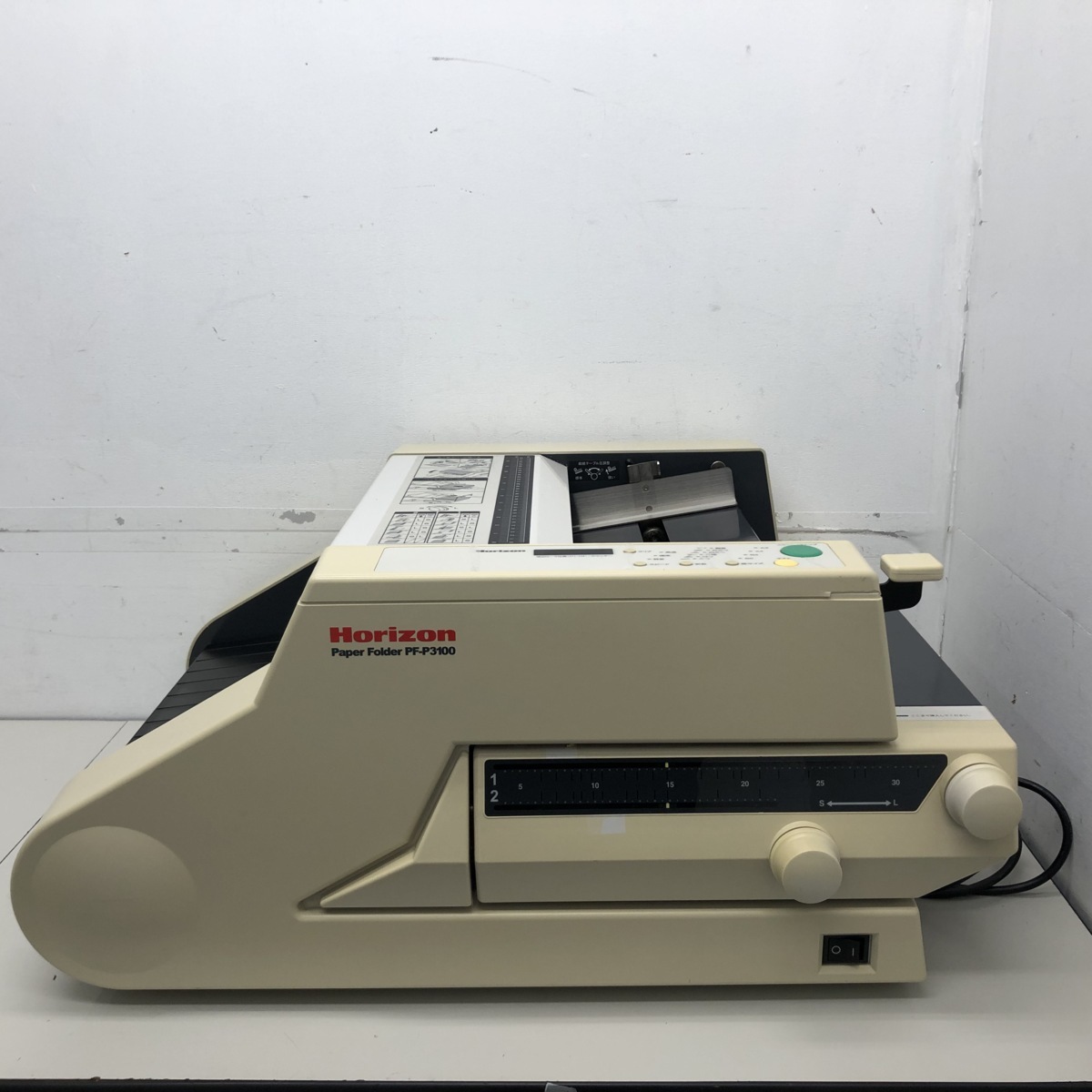【傷や汚れあり】 Horizon ホリゾン B5～A3用紙対応 紙折機 Paper Folder PF-P3100 通電OK 動作訳有り 現状 ...