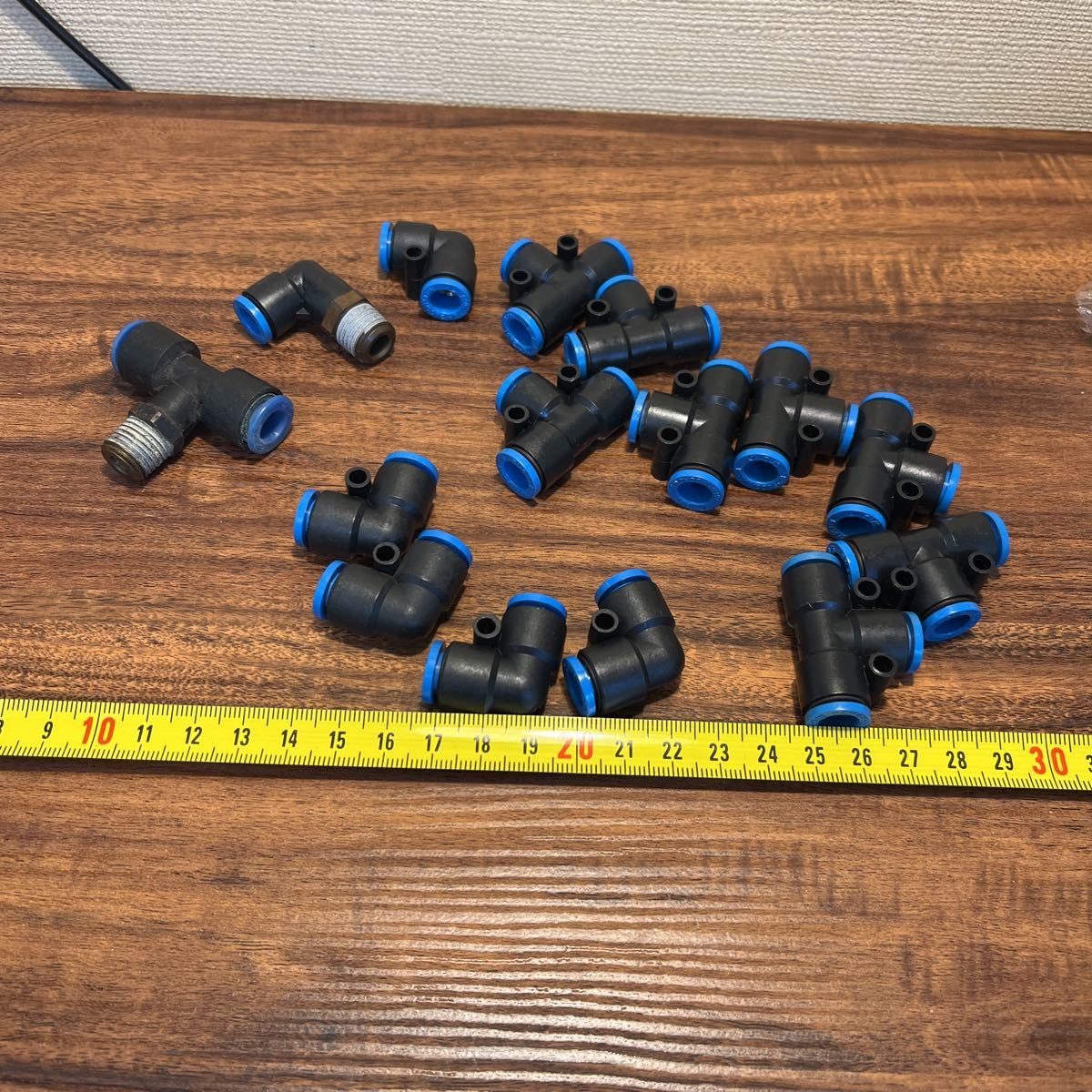 【未使用に近い】NITTA MOORE 大量 プッシュワンEシリーズ 5/16 vo8 8mm ワンタッチ 管継手 6種 エア ホース 用 ...