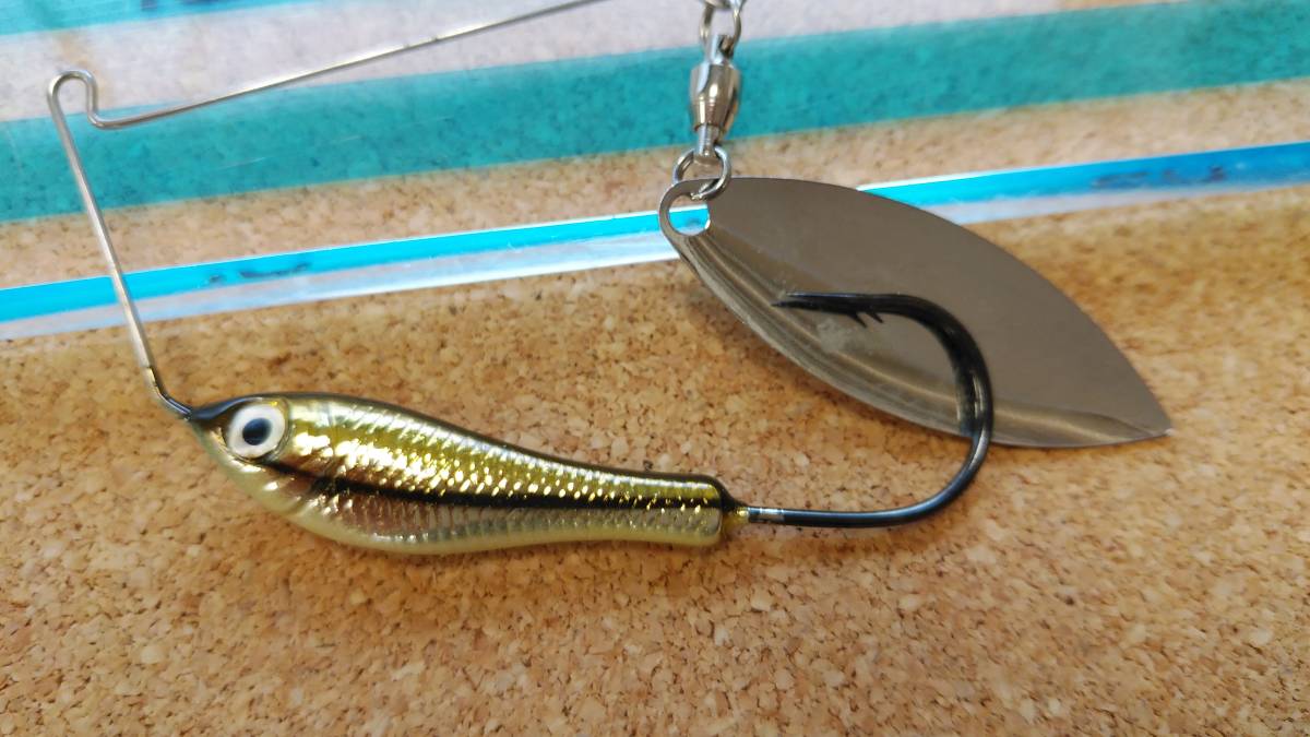 【目立った傷や汚れなし】オールド メガバス V3 MINNOW モロコ 0011? シングルウィロー スピナーベイト Megabass V3 ...