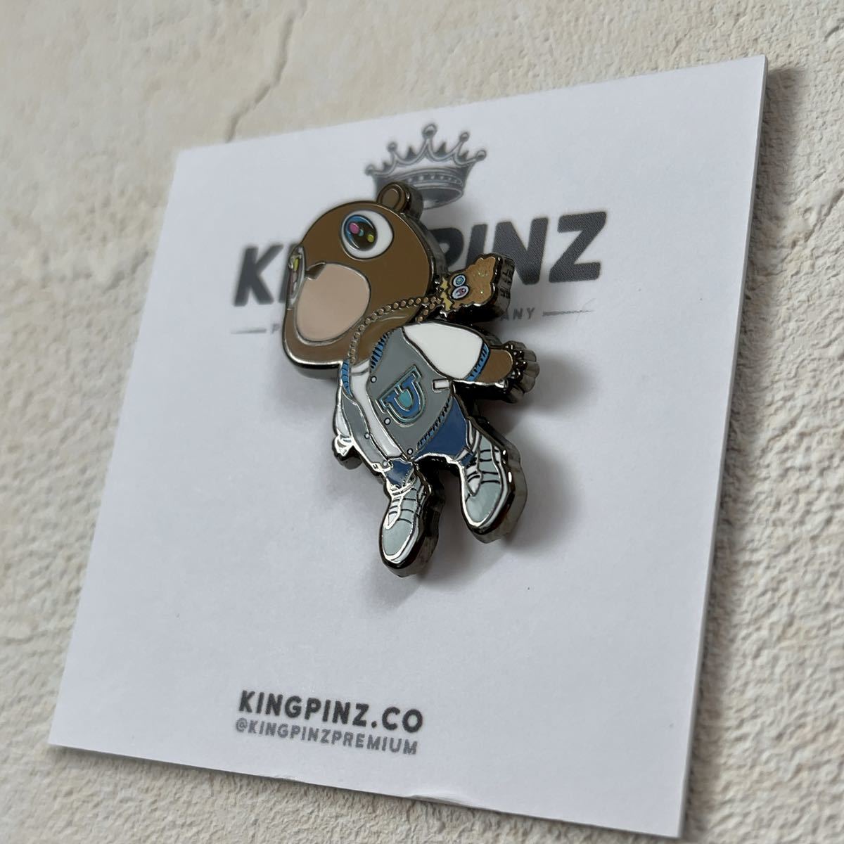 【未使用】村上隆×カニエ・ウェスト『Graduation』Kanye West ピンバッジpins hip hop kingpinz の落札 ...