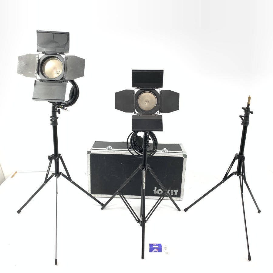 【傷や汚れあり】東芝ライテック AL-IO-5-4 演出空間用照明器具 同型2点セット Manfrotto 5001B:2本、051NB:1本 ...