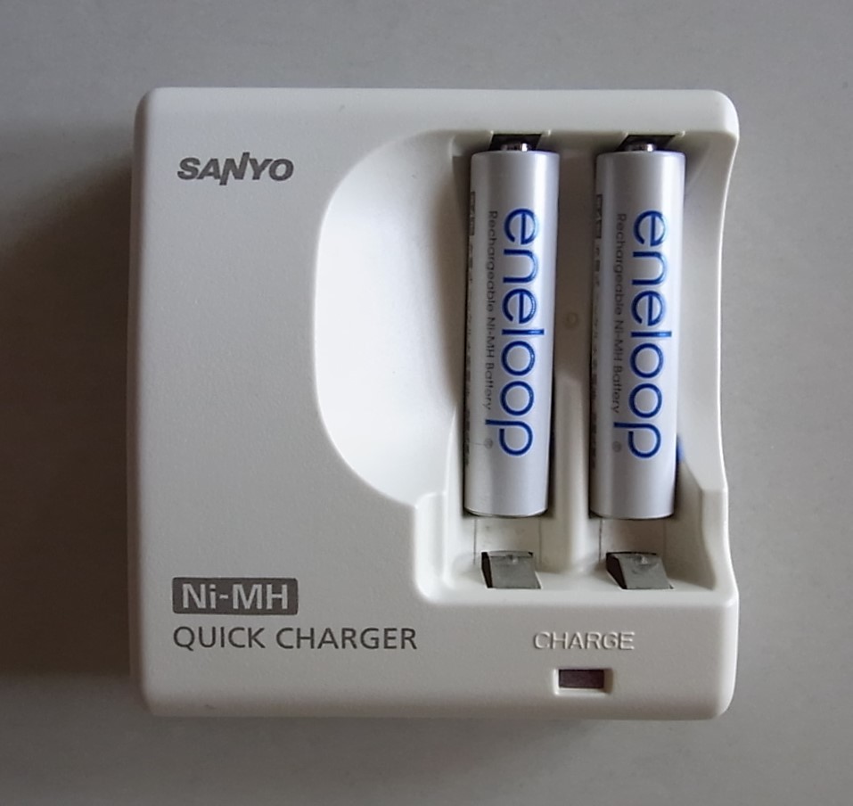 【やや傷や汚れあり】SANYO Ni-MH QUICK CHARGER サンヨー エネループ ニッケル水素電池 単3形・単4形兼用充電器 NC ...