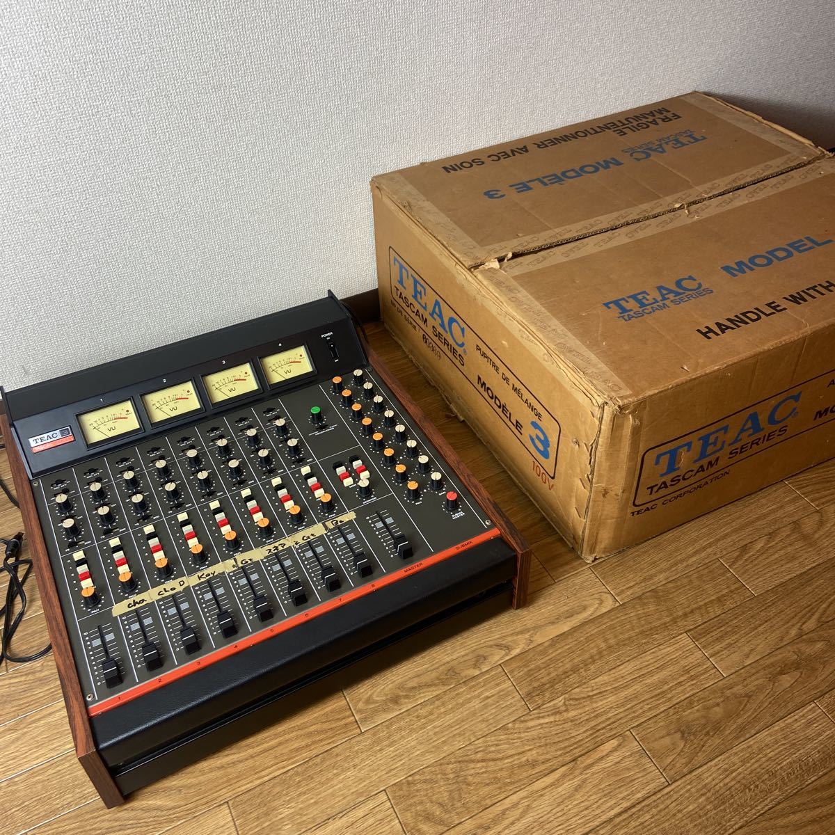 【目立った傷や汚れなし】美品 TEAC MODEL3 TASCAM タスカムシリーズ モデル3 ティアック オーディオミキサー model 3 ...