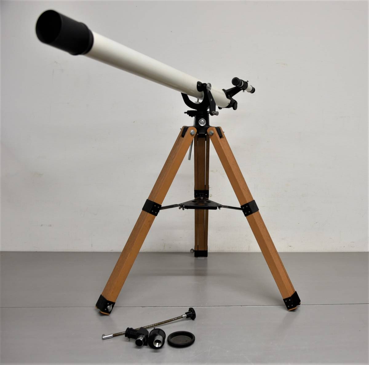 【やや傷や汚れあり】EY5-76 現状品 Carton カートン 天体望遠鏡 60A D＝60mm F=1000mm 望遠鏡 動作未確認の落札情報詳細 - ヤフオク落札価格検索 オークフリー