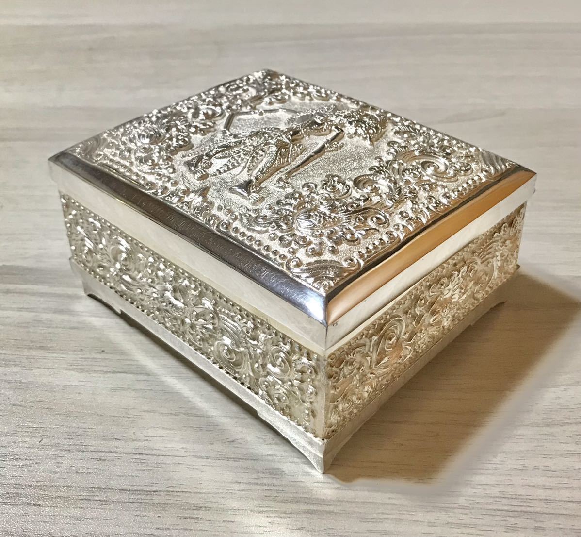 【やや傷や汚れあり】【UD 800 DELUXE 刻印】510g以上 SILVER800 インドネシア シルバー 銀 小物入れ 宝石箱 アンティークの落札情報詳細 - Yahoo!オークション ...