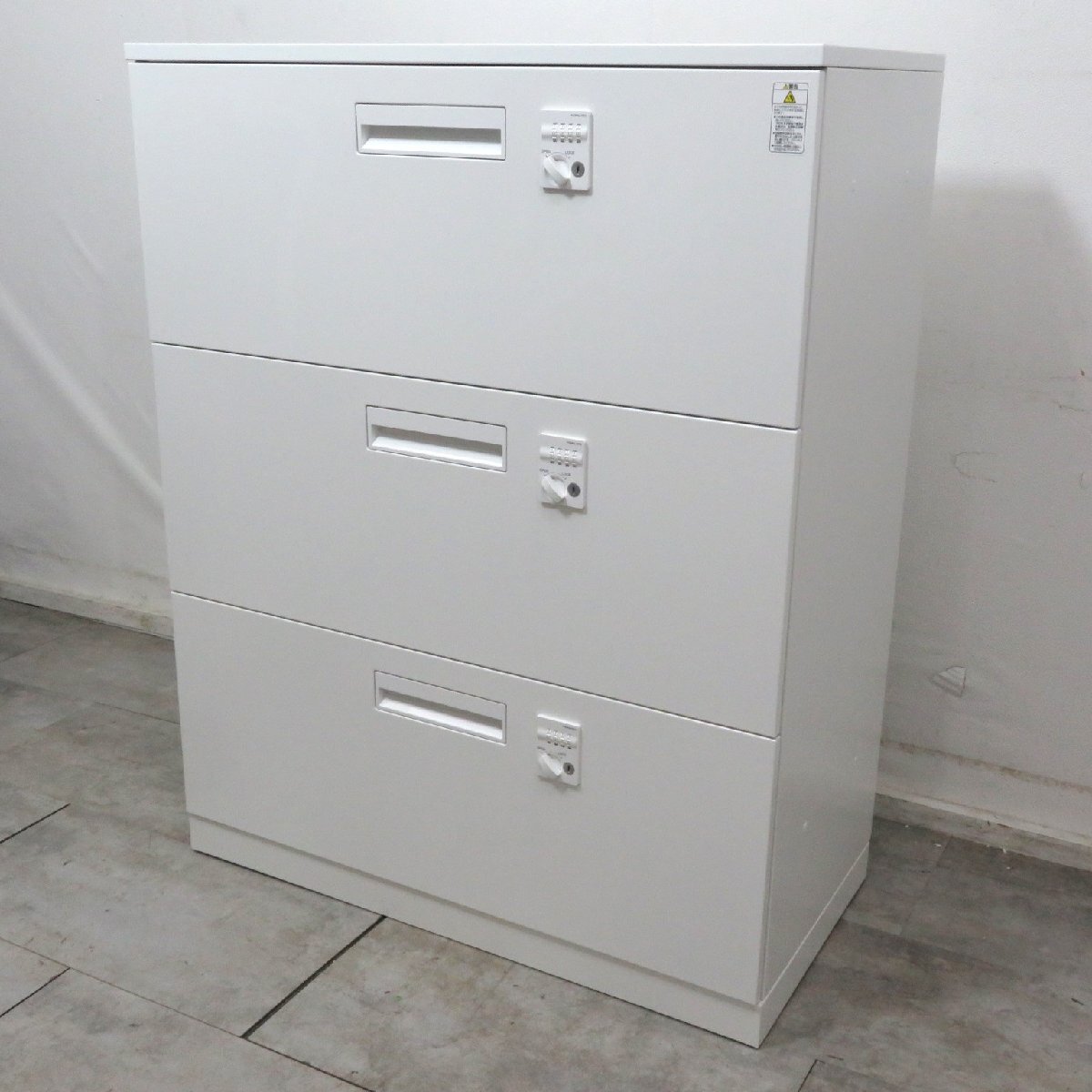 【目立った傷や汚れなし】良品 KOKUYO コクヨ BWU-LR3AD59SAWN3 3段ラテラル書庫 ホワイト キャビネット 収納庫 物置 書類棚 引き出し YH13062 中古オフィス家具 ...