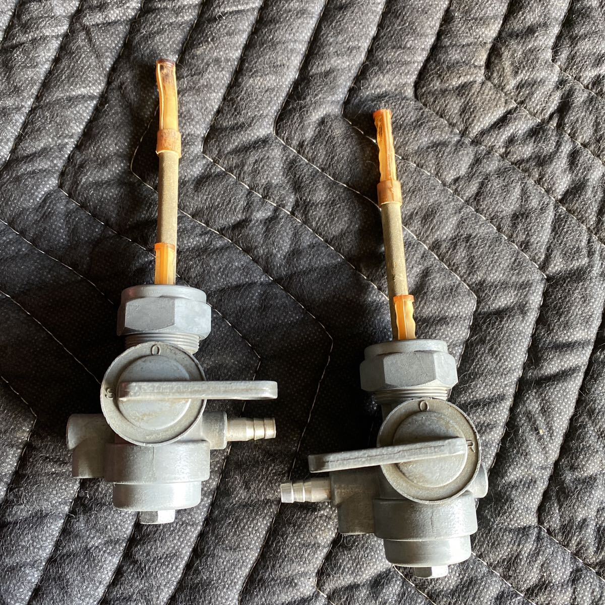 【やや傷や汚れあり】W1 燃料コック タンク カワサキ 当時物 KAWASAKI W1S W1SA W3 W650RS メグロ K1 K2 SG 500SS H1 350SS 750SS ...