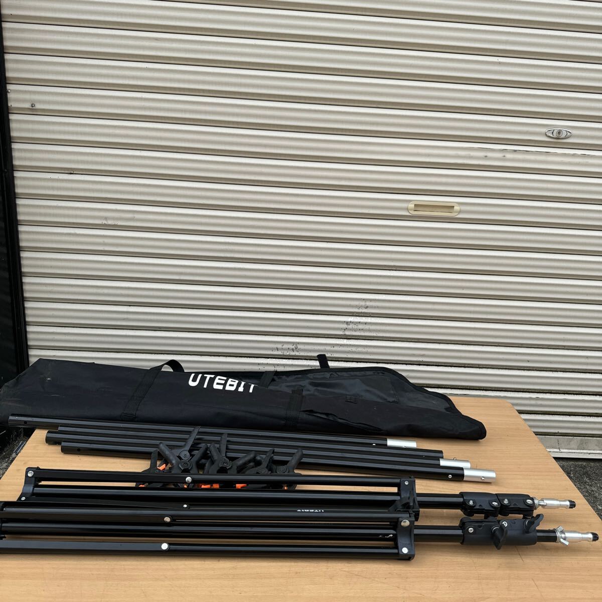 【やや傷や汚れあり】背景スタンド UTEBIT 280x300 バック紙 動画撮影背景 ライトスタンド機材の落札情報詳細 - ヤフオク落札価格 ...