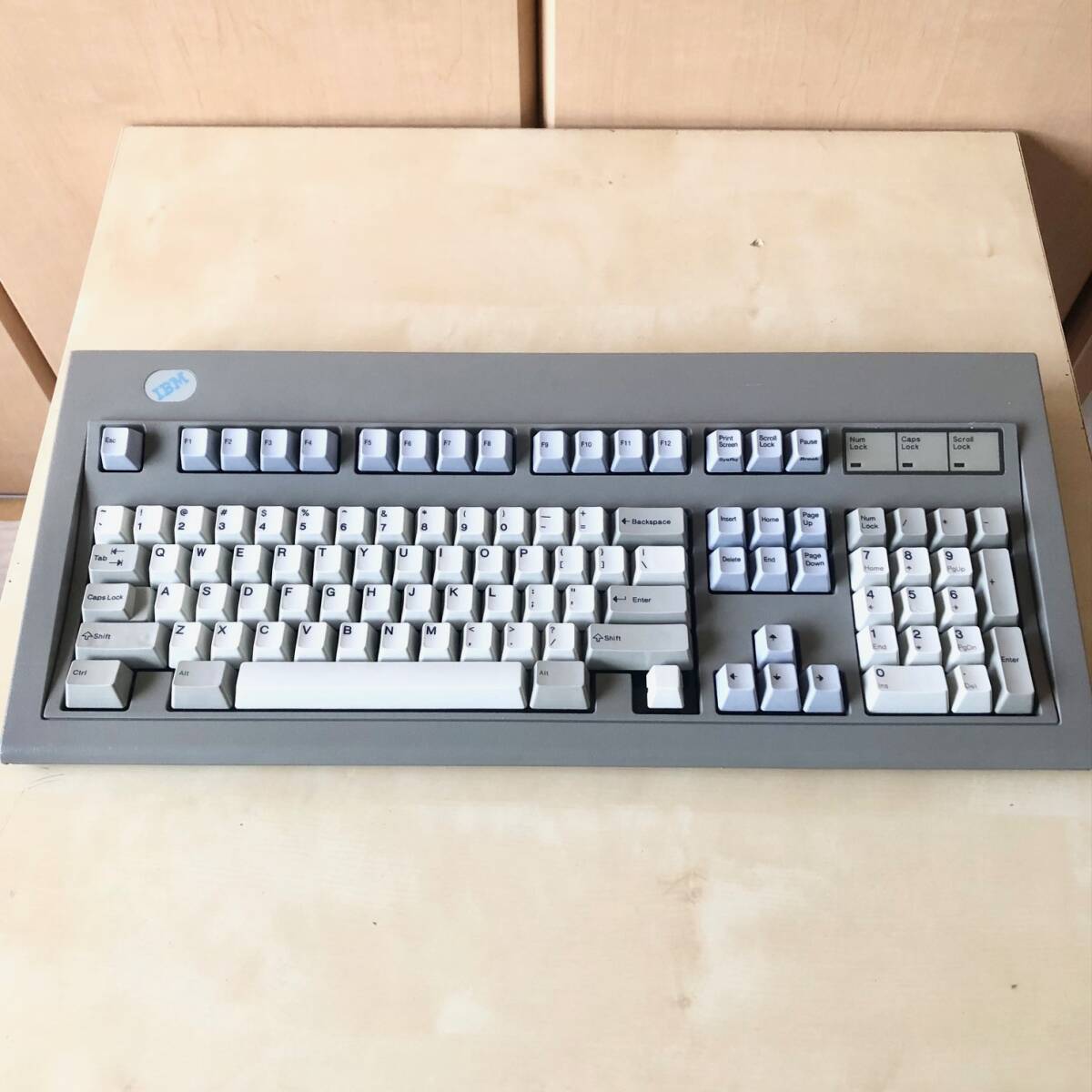 【やや傷や汚れあり】IBM Model M モデルM 82G2383 バックスプリング USキーボード 英語配列 Made in USAの落札 ...
