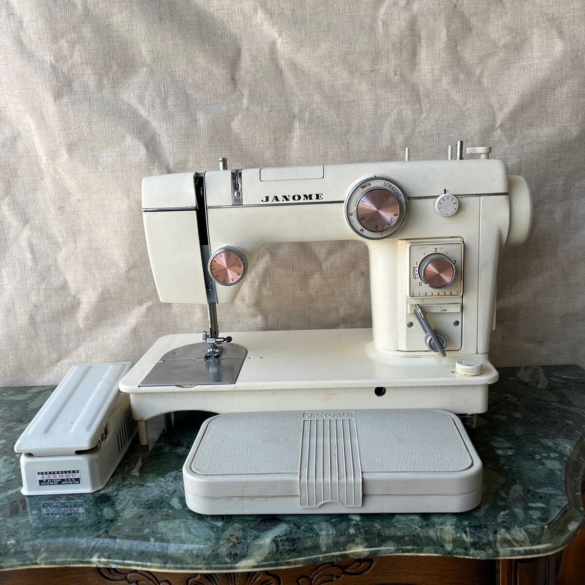 【傷や汚れあり】H308-Z16-179 JANOME MODEL 802 ジャノメ ミシン 手動針動作確認済み フットペダル レトロミシン ...