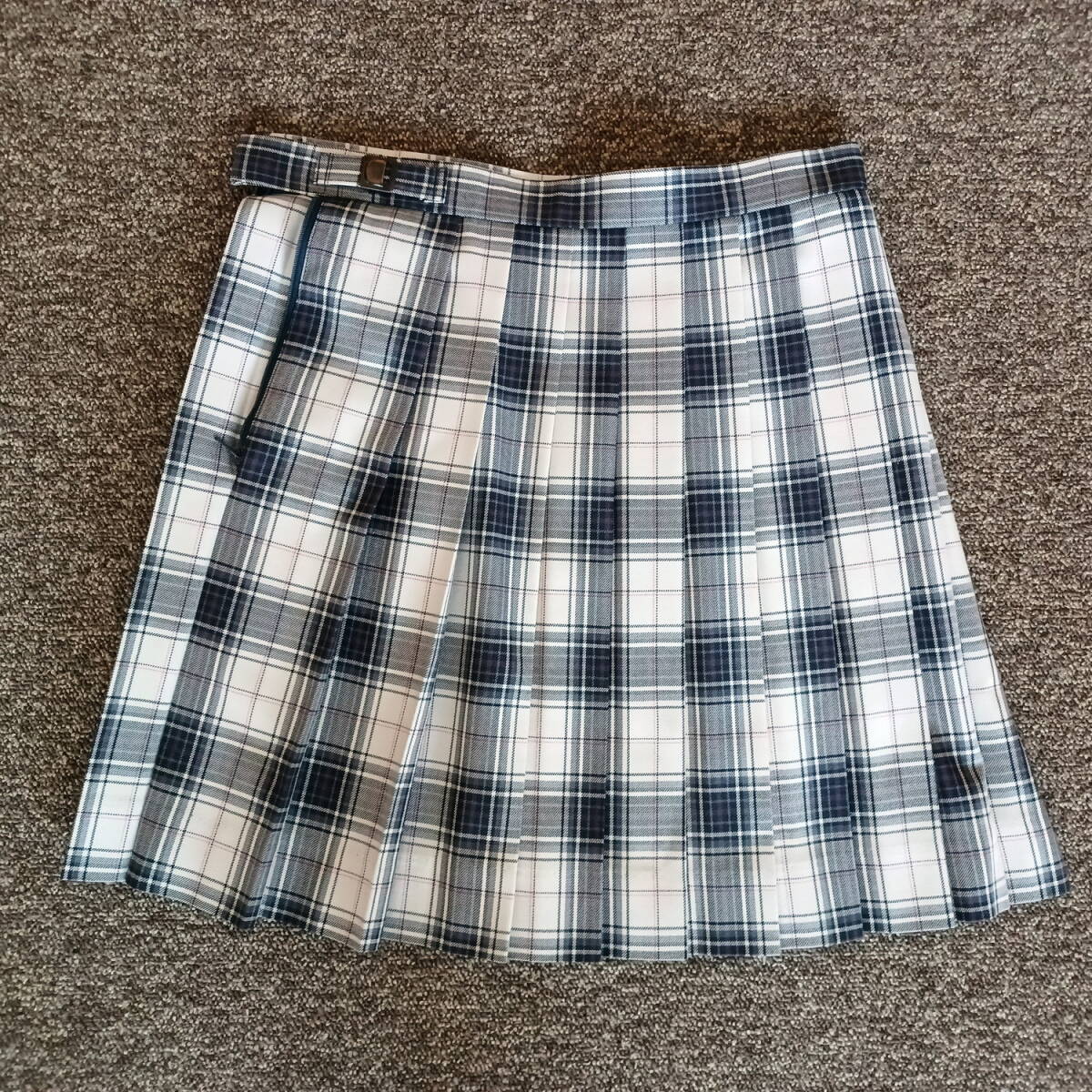 【目立った傷や汚れなし】★W63/総丈45cm/スカート/ホワイト×ネイビー/原宿発の制服ブランド/arCONOMi/conomi/コノミ/001の落札情報詳細 - Yahoo!オークション ...