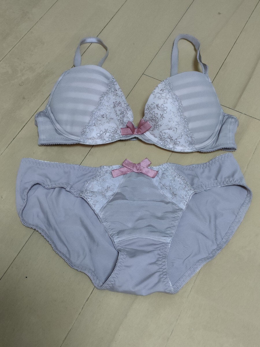 【未使用】amphi アンフィ ブラショーツセット C70 Mサイズ タンス整理品の落札情報詳細 - Yahoo!オークション落札価格検索 オークフリー