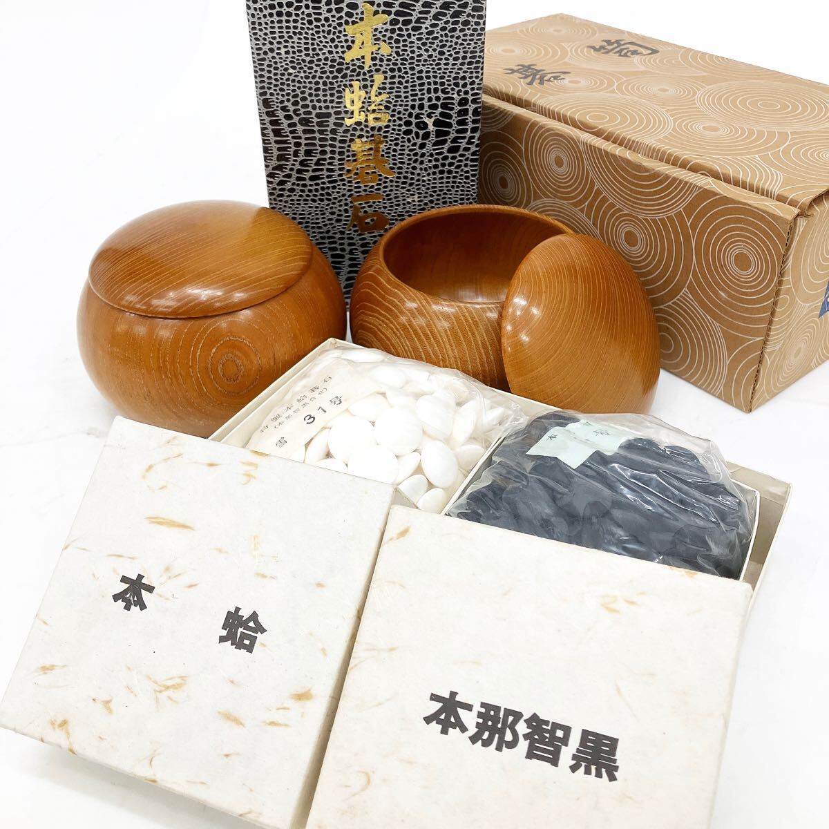 【やや傷や汚れあり】雪印 日向特産 31号 蛤碁石 180個 那智黒石 180個 碁筒付属 9.1mm~8.3mm alpひ1009の落札情報詳細 - Yahoo!オークション落札価格検索 ...