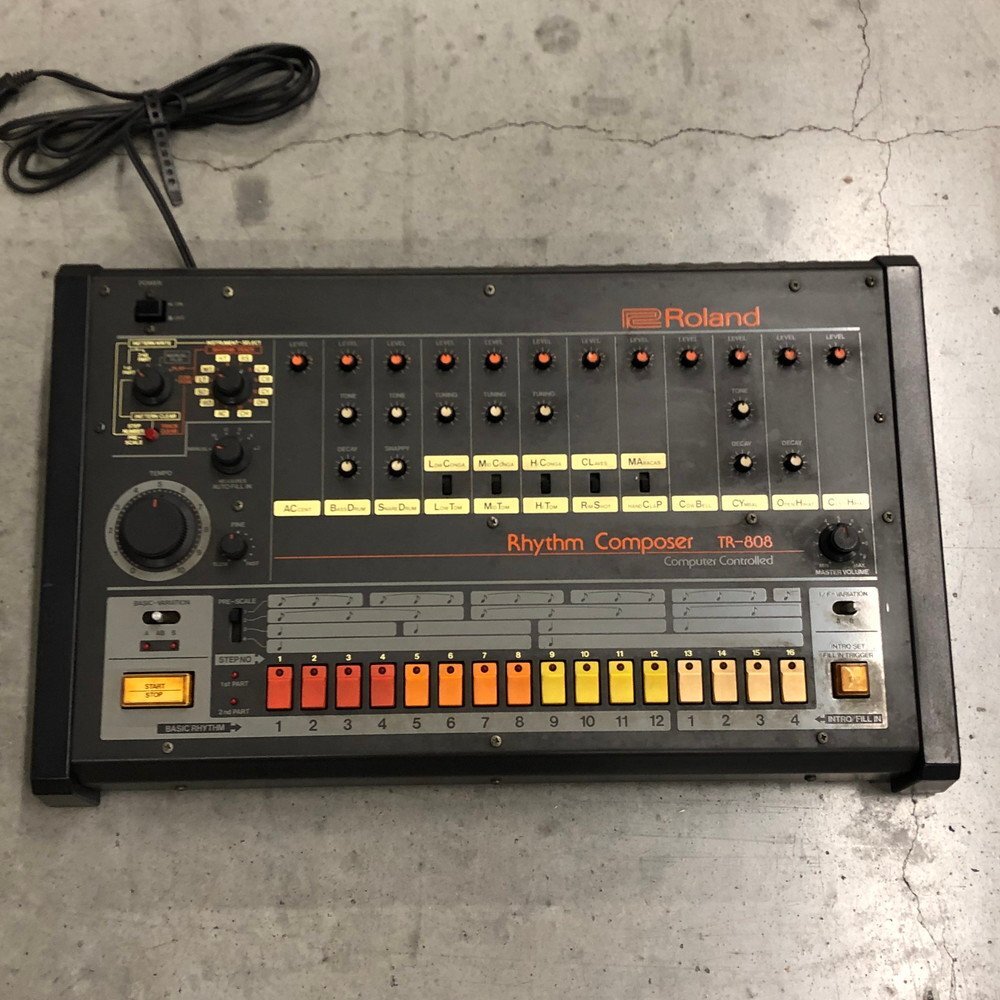 【傷や汚れあり】【USED】1円スタート ジャンク/送料着払 ≪ ROLAND TR-808 ≫ 通電確認済 説明書付 箱無 ローランド ヤオ ...