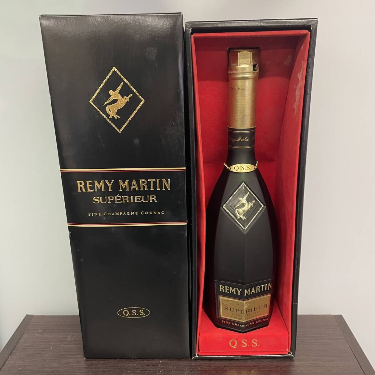 【やや傷や汚れあり】【★1円スタート】REMY MARTIN レミーマルタン SUPERIEUR スペリオール ブランデー 40%/700mL 未開栓 国外酒 箱付 K12253の落札情報詳細 ...