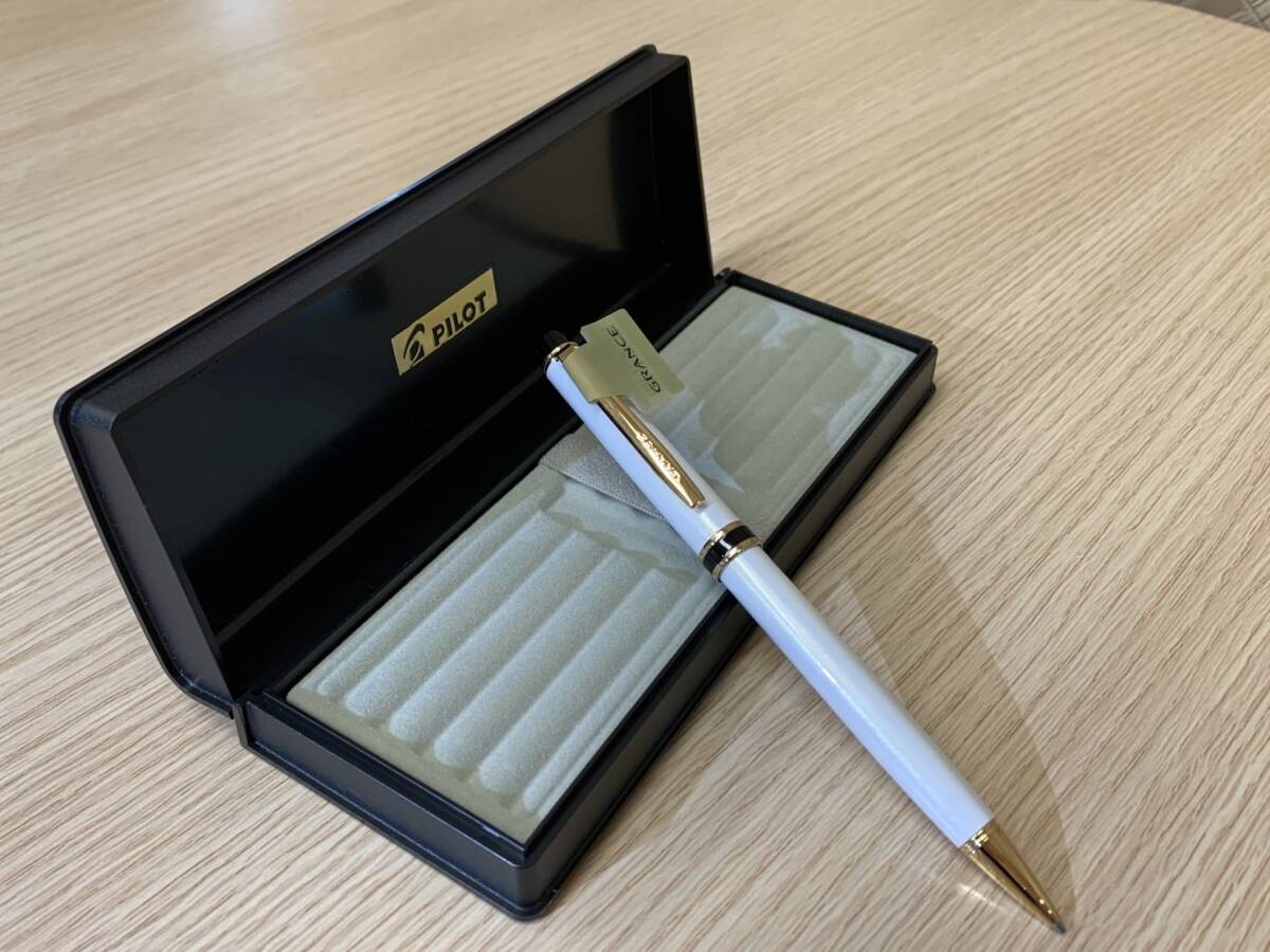 【未使用に近い】 高級感のあるパールホワイト! ゴールド×ホワイト PILOT パイロット GRANCE グランセ HGRC-7SR-PW ...