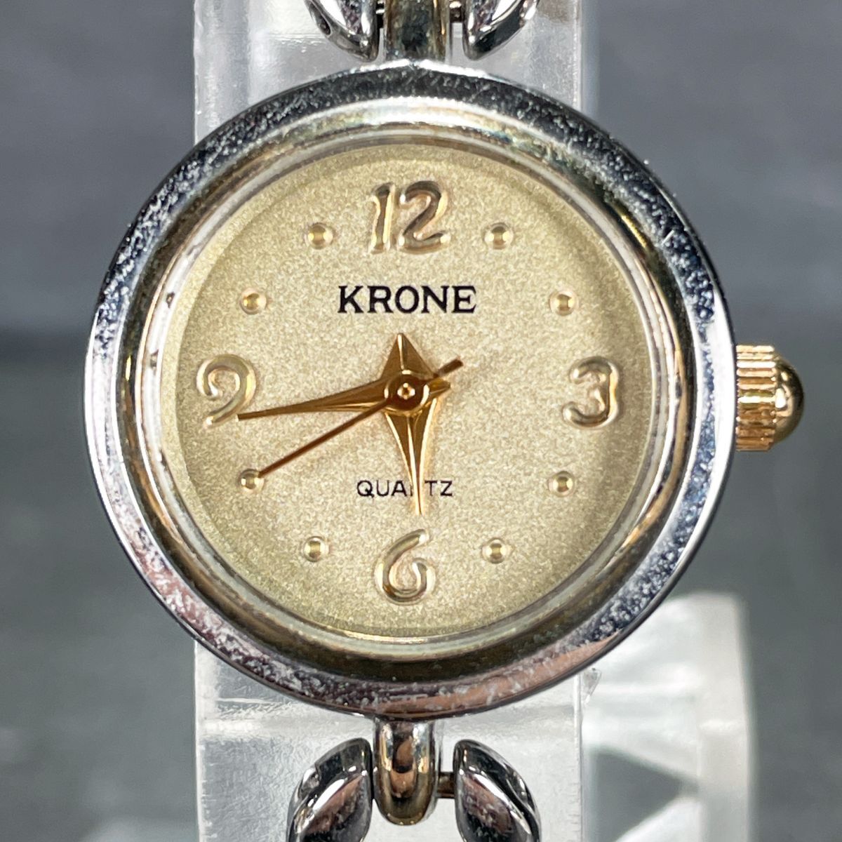 【目立った傷や汚れなし】美品 KRONE クローネ 腕時計 アナログ クオーツ 3針 グリーン文字盤 ラウンド ステンレス メタルバンド 新品 ...
