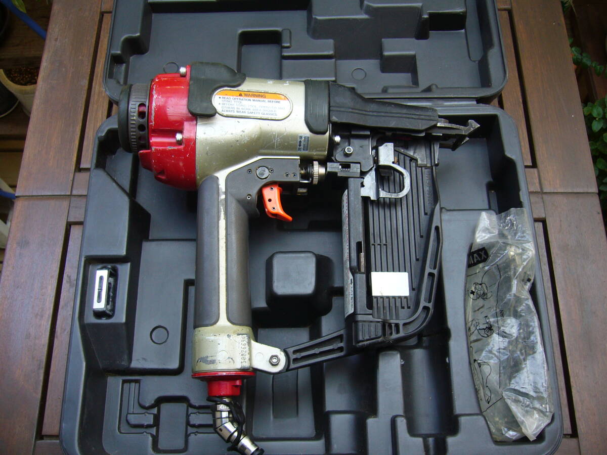 【傷や汚れあり】MAX マックス 557B フロアタッカー 常圧 ケース付き 中古品の落札情報詳細 - Yahoo!オークション落札価格検索 ...