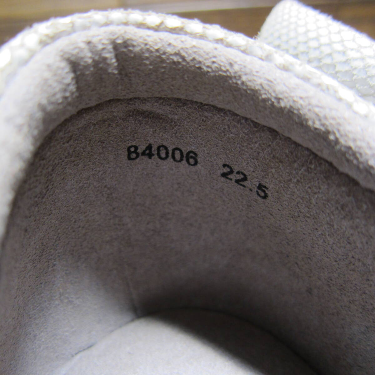 【目立った傷や汚れなし】美品 fitfit フィットフィット コンフォートサンダル 22.5cm スノーホワイト(雪白) スポーツサンダル レターパック600円 E2505Cの落札情報詳細 ...