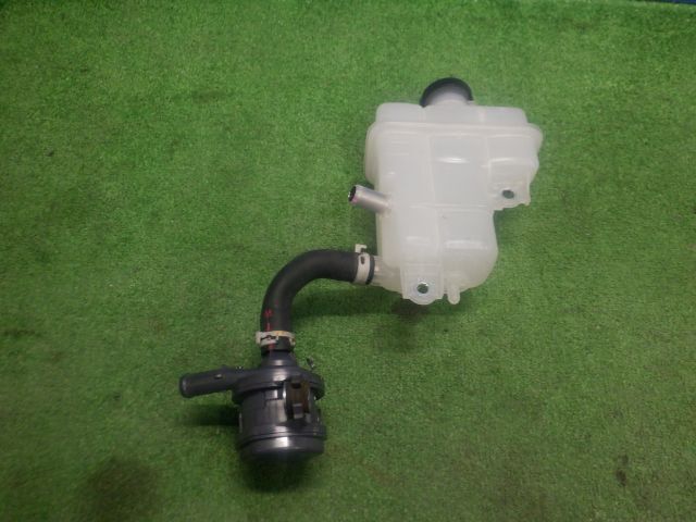 【やや傷や汚れあり】★ハリアー6AA-AXUH80 ハイブリッドG★インバーター用ウォーターポンプ リザーブタンク G9040-48050 ...