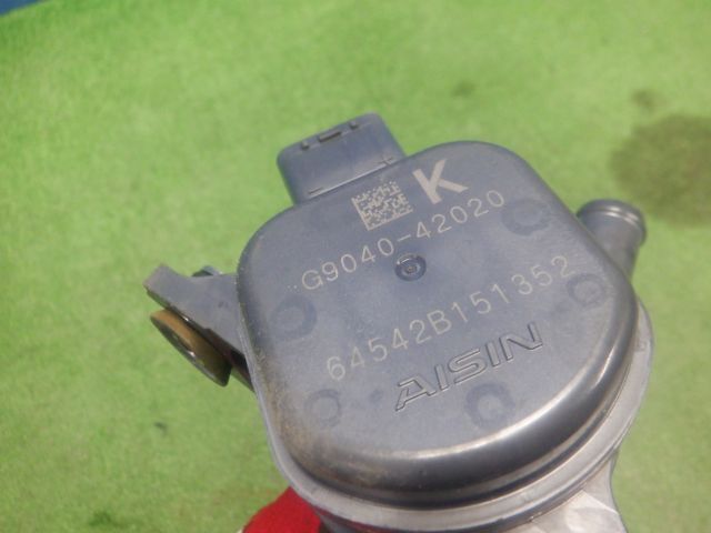 【やや傷や汚れあり】★ハリアー6AA-AXUH80 ハイブリッドG★インバーター用ウォーターポンプ リザーブタンク G9040-48050 ...