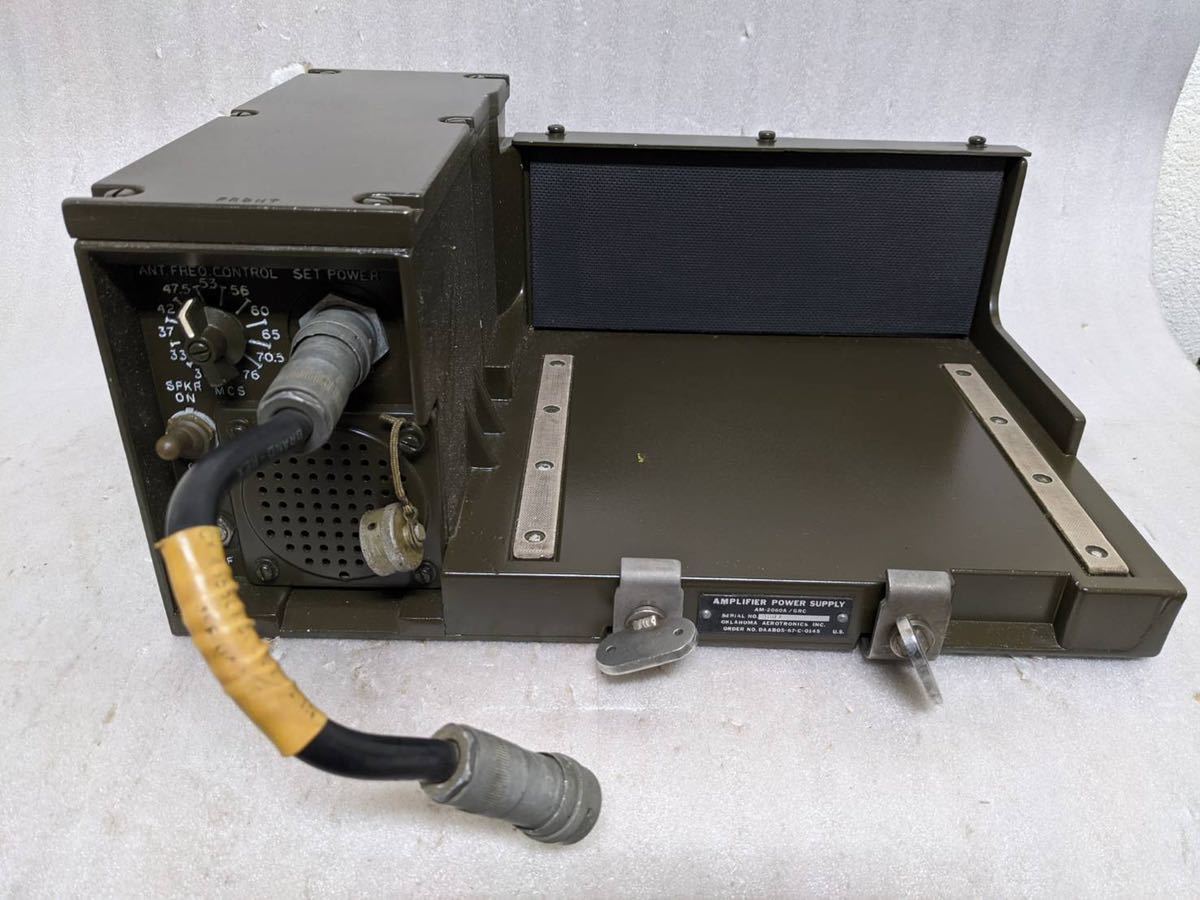 PRC-25.77用 AMPLIFIER POWER SUPPLY AM-2060A/GRC マウント、ジョイントケーブルCX-4655 ...