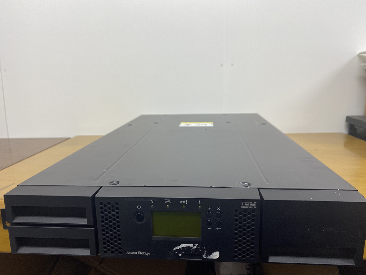 兵庫県 IBM PC サーバー Server System i5 AS400-515 type 9407-515 テープドライブ SLR60 ...