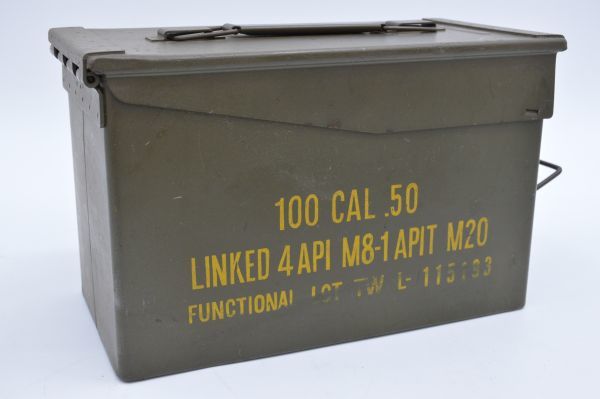 (8L 0611G8) アメリカ軍 アンモボックス 米軍 ミリタリー 100 CAL.50 LINKED 4 API M8-1 APIT ...